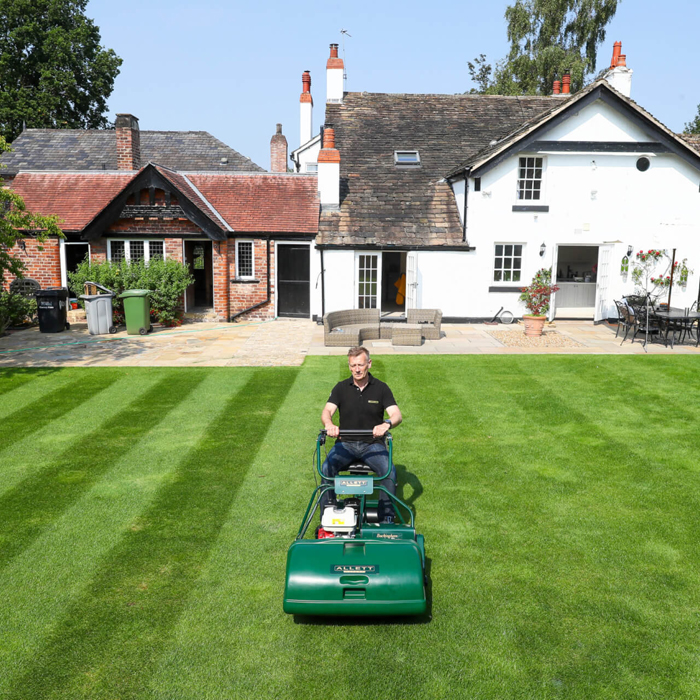 Allett Buckingham 30H 30" Self Propelled Cylinder Mower | Cylinder Lawn ...